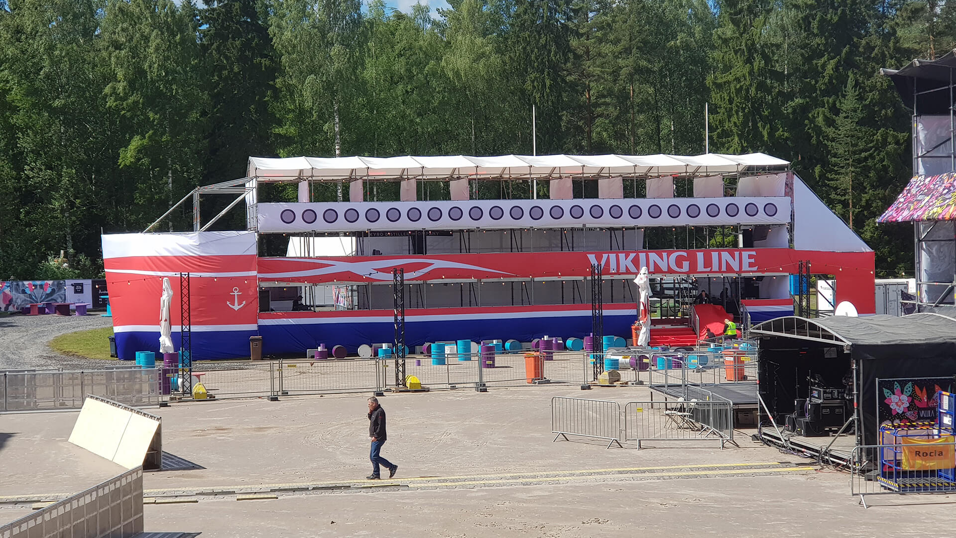 Huikea kolmikerroksinen VIP-laiva Provinssissa – Kataja Event